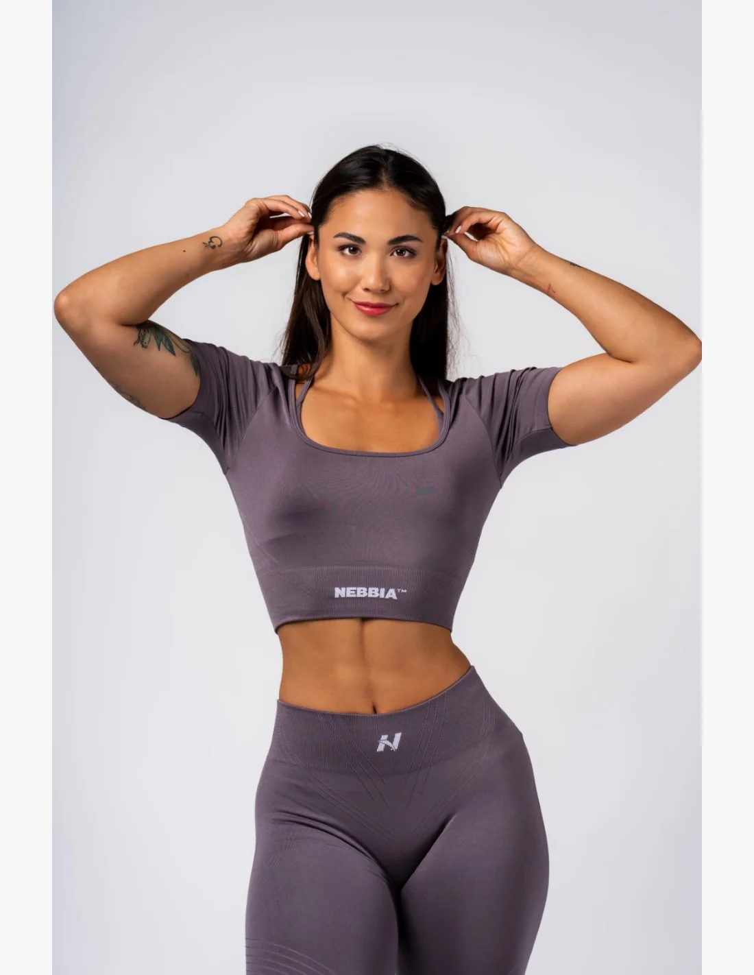 NEBBIA Shaping Seamless Crop Top FLOW SEAMLESS gray•950 Kč•950 Kč• NEBSHOP